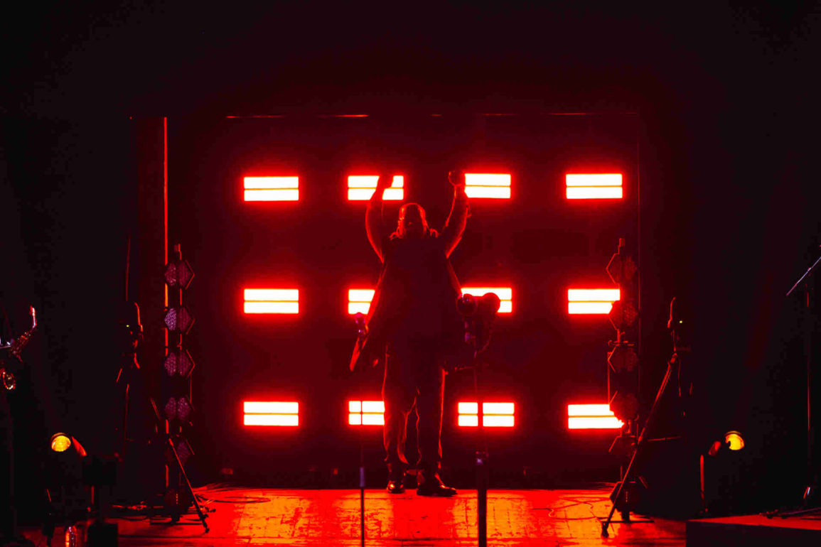 Burna Boy Delivers Exceptional Live Performance on MelodyVR - HWING